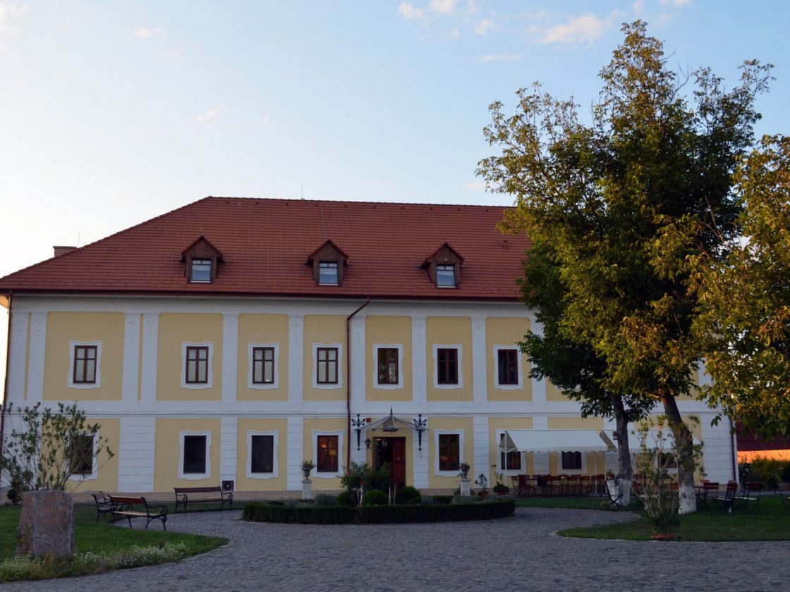 ATRA DOFTANA 5* din Valea Doftanei | Locuri Faine din Romania