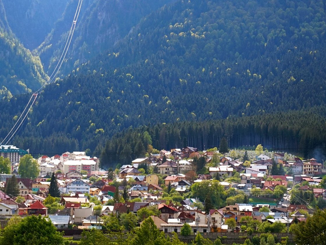 Peste 100 locuri de vizitat la MUNTE: Obiective turistice in statiuni ...