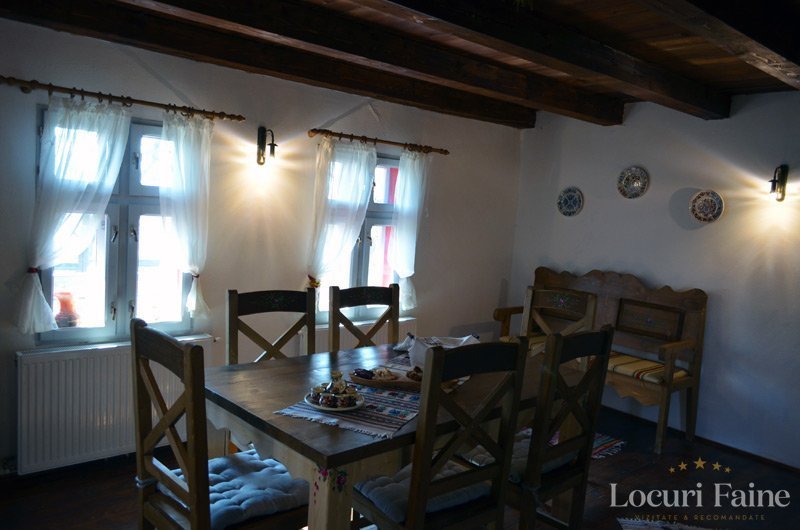 CĂSUȚA CU PRIDVOR din Bran, Brașov | Descoperă Locuri Faine din Romania