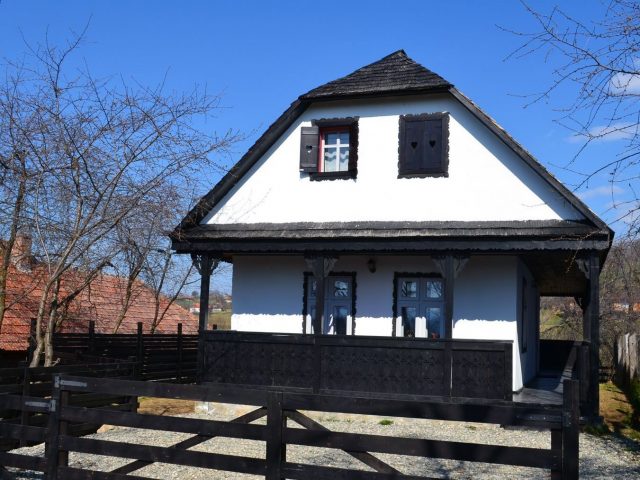 MUZEUL POPA din Tarpesti, Neamt | Descoperă Locuri Faine din Romania