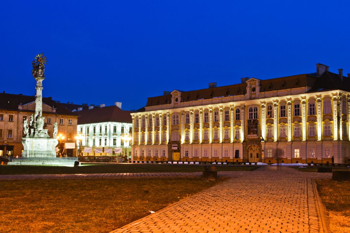 100+ Obiective Turistice din Timisoara - Ghid Turistic Complet [2024]